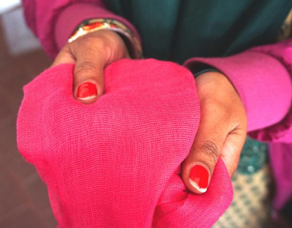 Cashmere and yak wool from Nepal - Counting Flowers