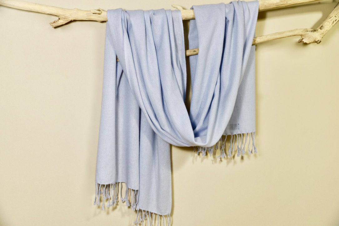Cashmere stole scarf in light blue - Counting Flowers