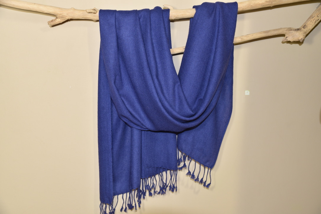 Cashmere muffler in dark blue - Counting Flowers