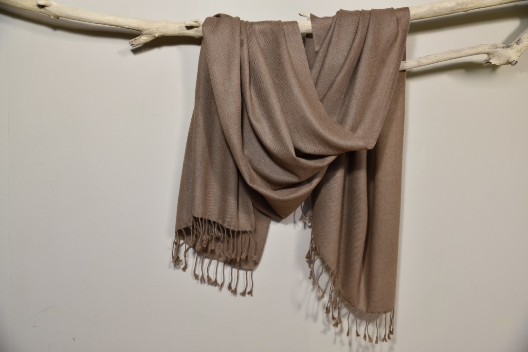 Cashmere muffler in brown - Counting Flowers