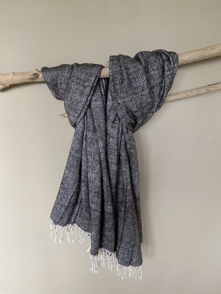 Yak woolen scarf from nepal - Counting Flowers